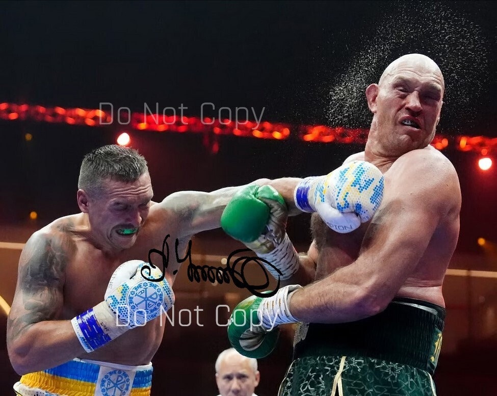 Oleksandr Usyk Signed Photo 8X10 Rp Autographed Picture Vs Tyson Fury ...