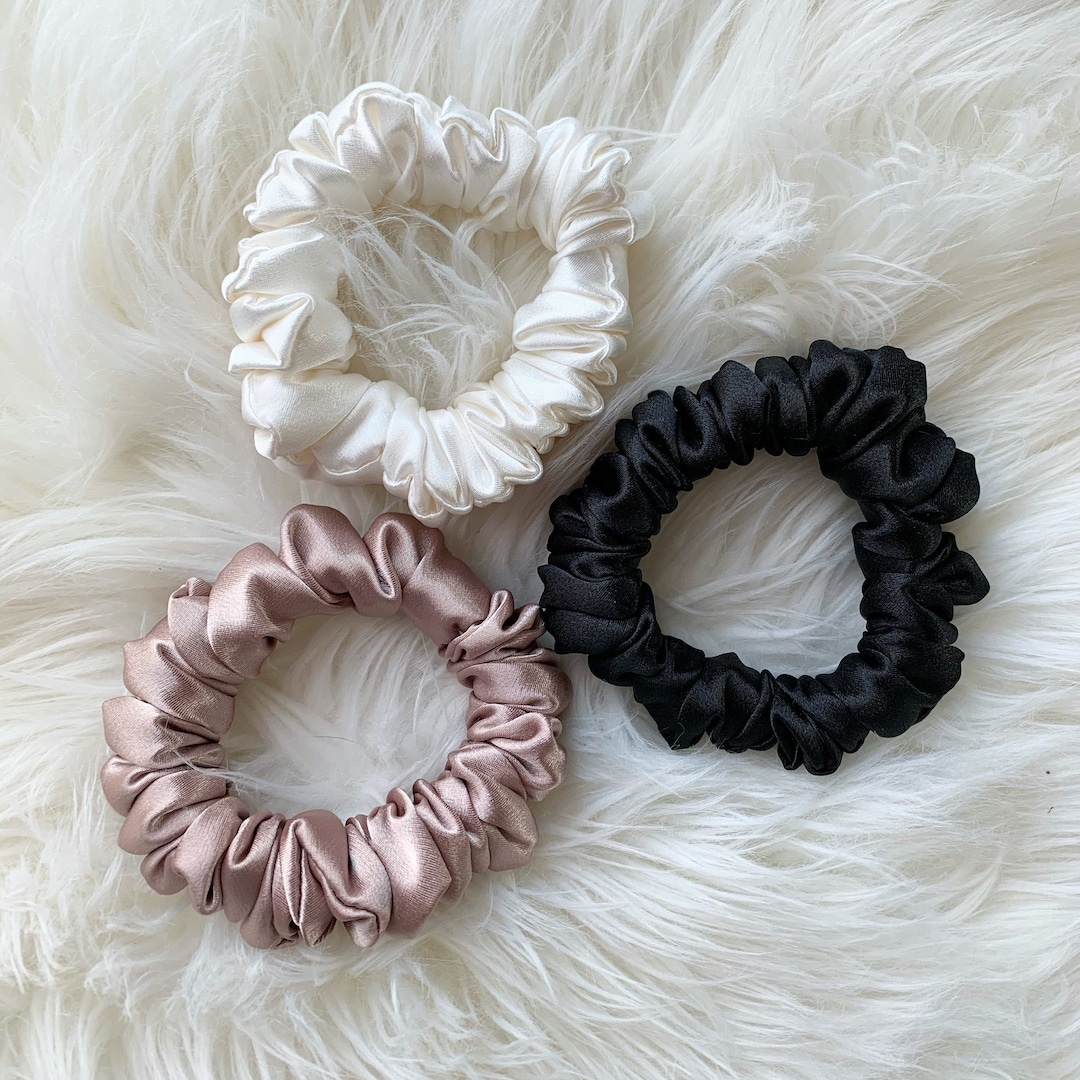 Little scrunchie scrunchies silk silk scrunchie hair care - Etsy.de