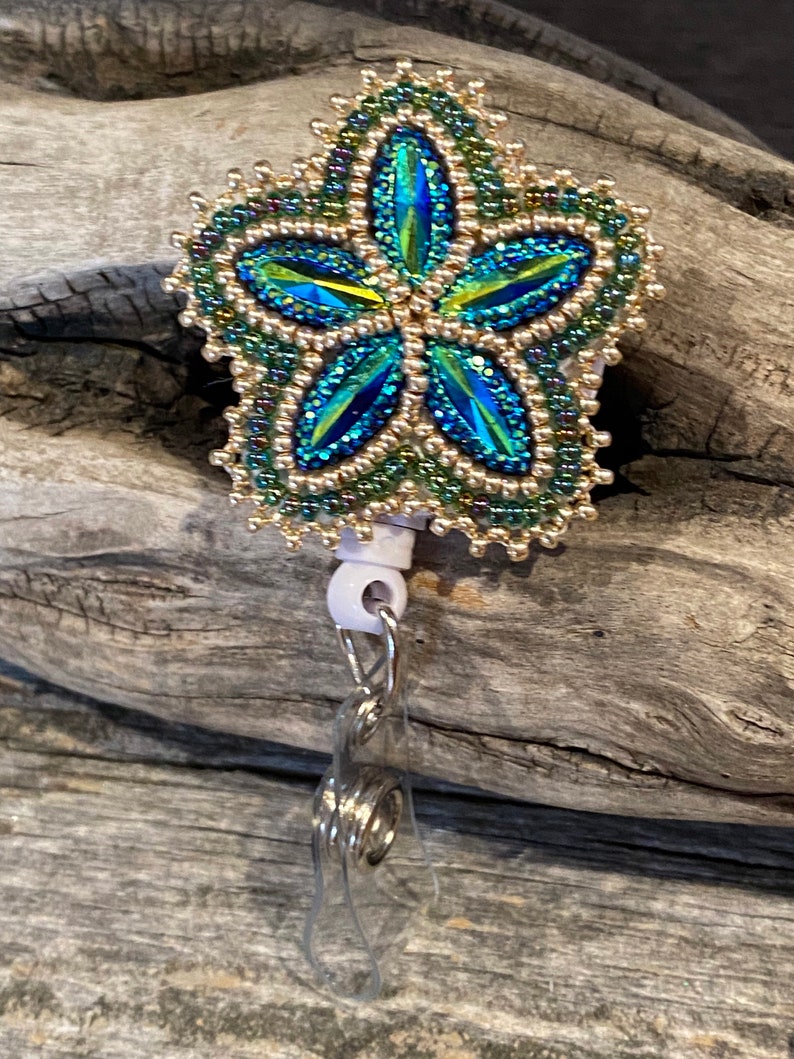 Beaded Green & Gold Badge Reel Native American Beaded Badge - Etsy
