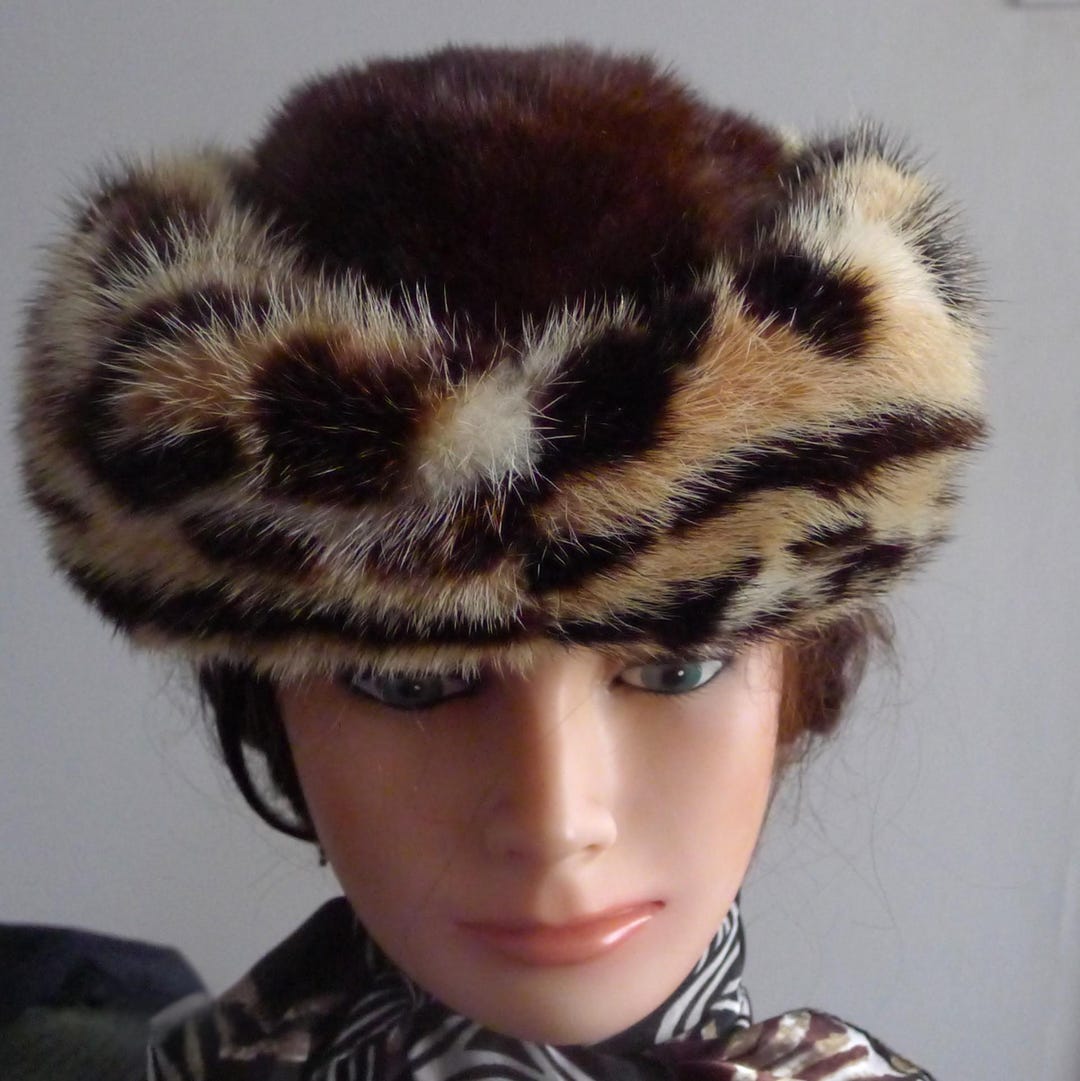 Élégant chapeau de vison brun avec contour de vison tacheté Chic vtge ...