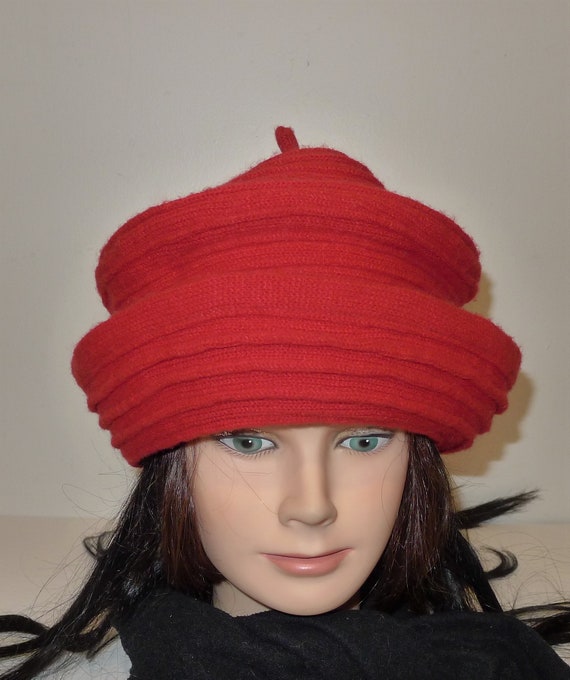 Rare designer Mademoiselle K red wool hat - Medium si… - Gem
