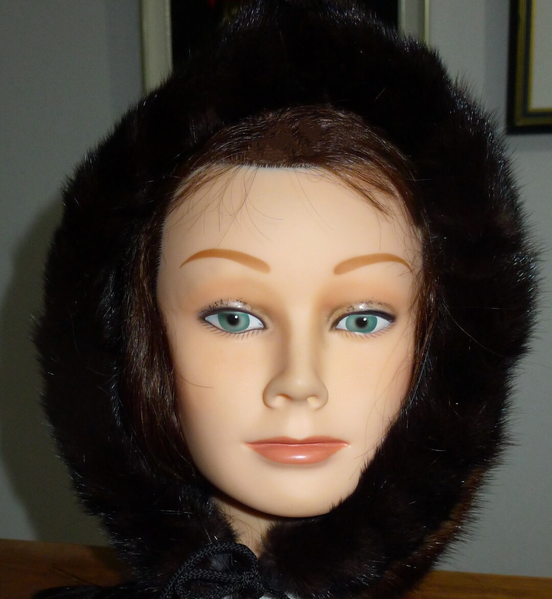 Chic vintage brown mink fur hood, in excellent condition S-M Capuchon ...