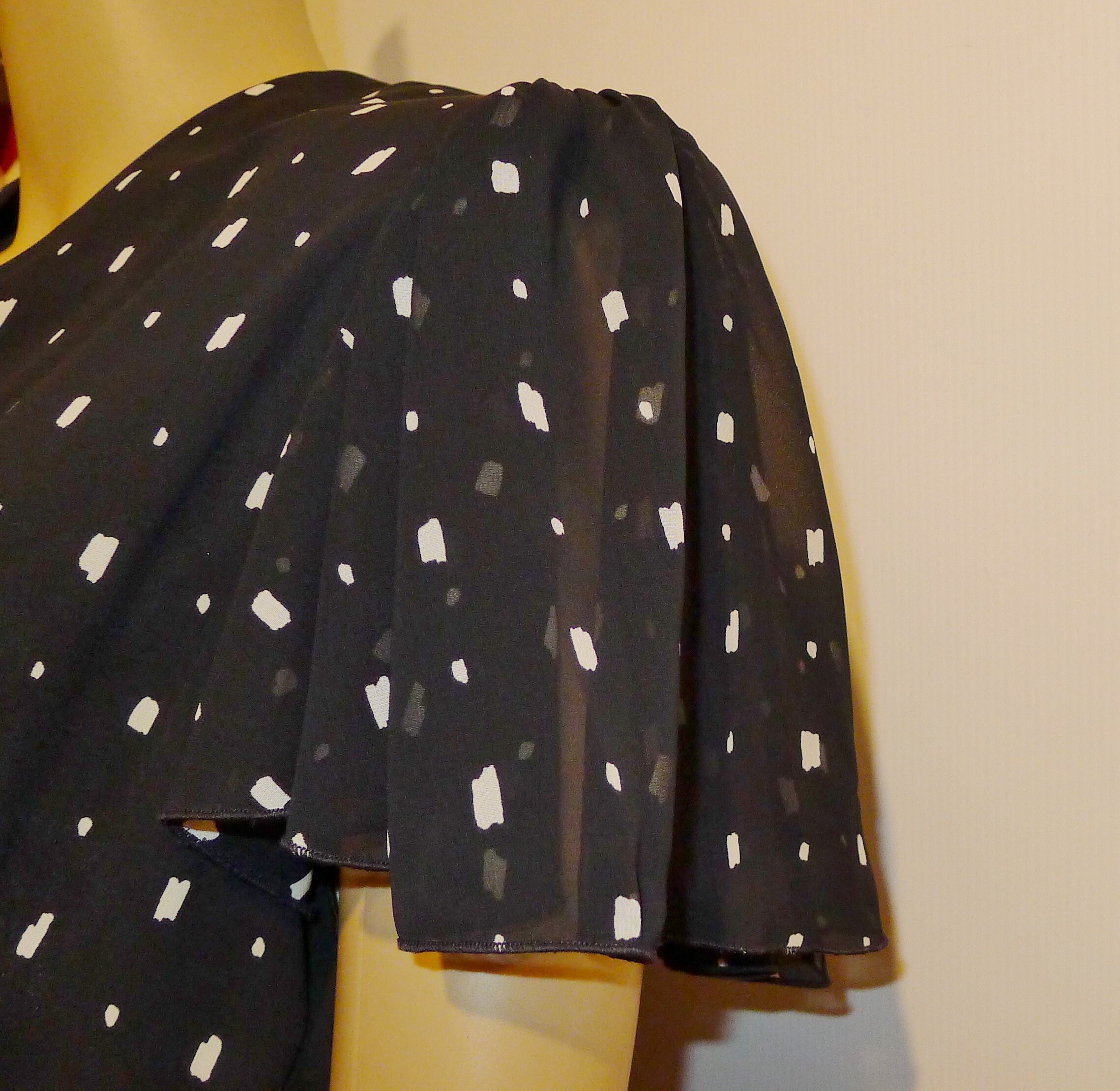 Beautiful Vintage MICHEL ROBICHAUD Designer Black Top Sz 6-8 Beautiful ...