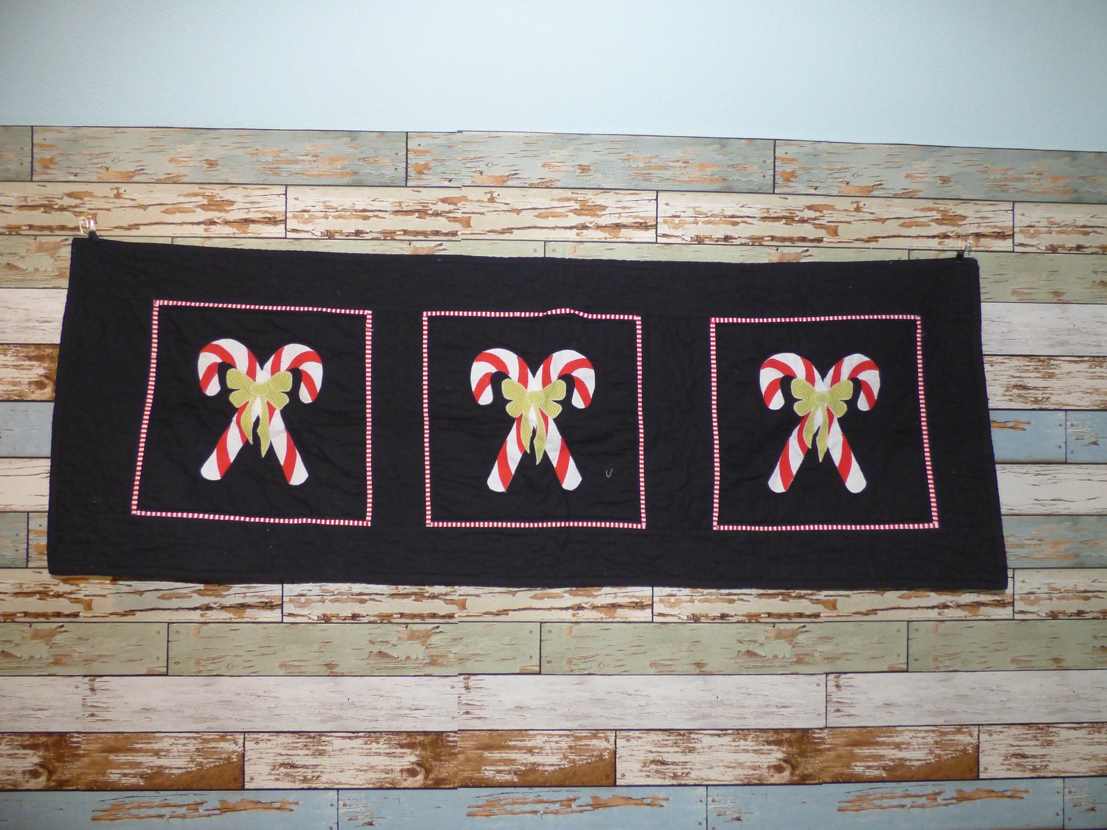 Candy Cane Table Runner/ Table Linen/ Christmas Decor - Etsy