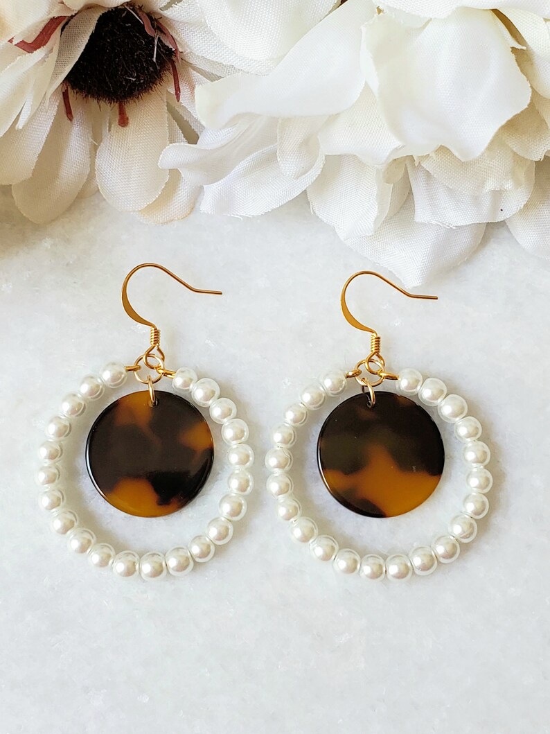 Tortoise Shell Resin and Pearl Drop Earrings - Etsy
