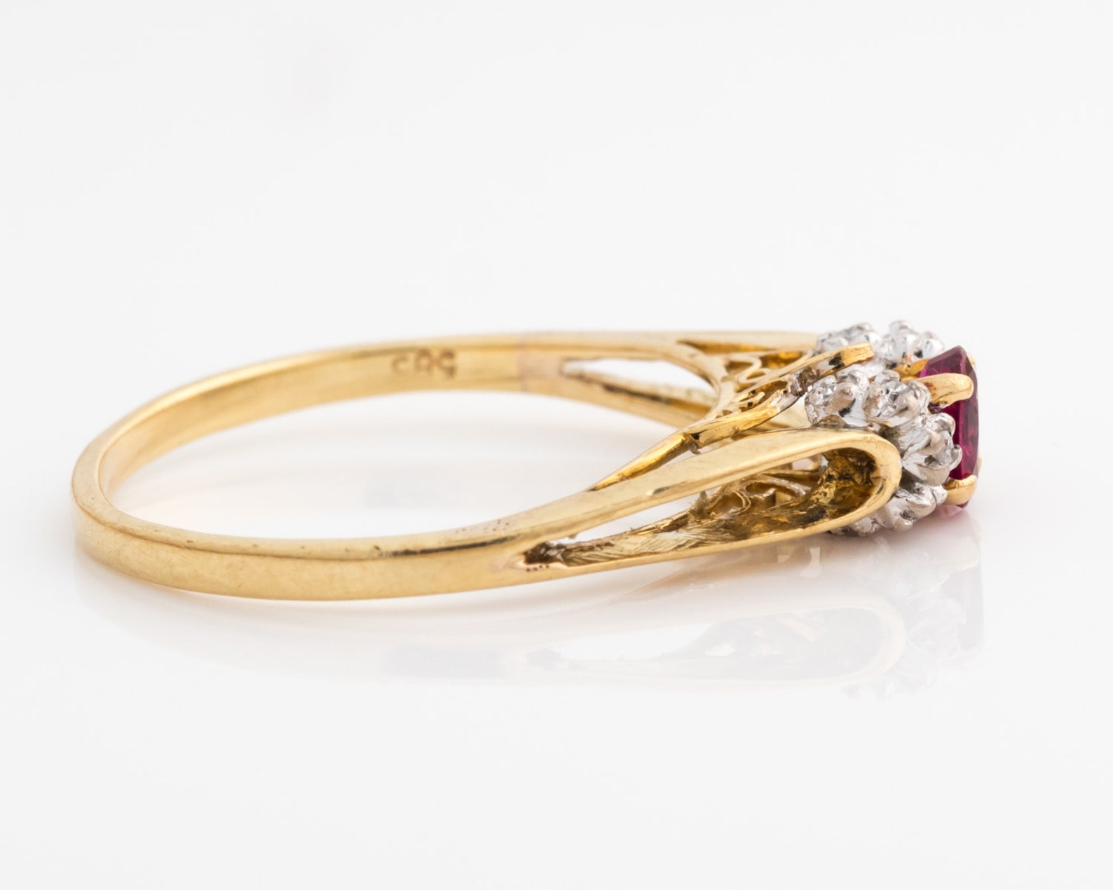 Circa 1980s Diamond Simulated Ruby 14k Yellow Gold Ring VJ - Etsy Sweden