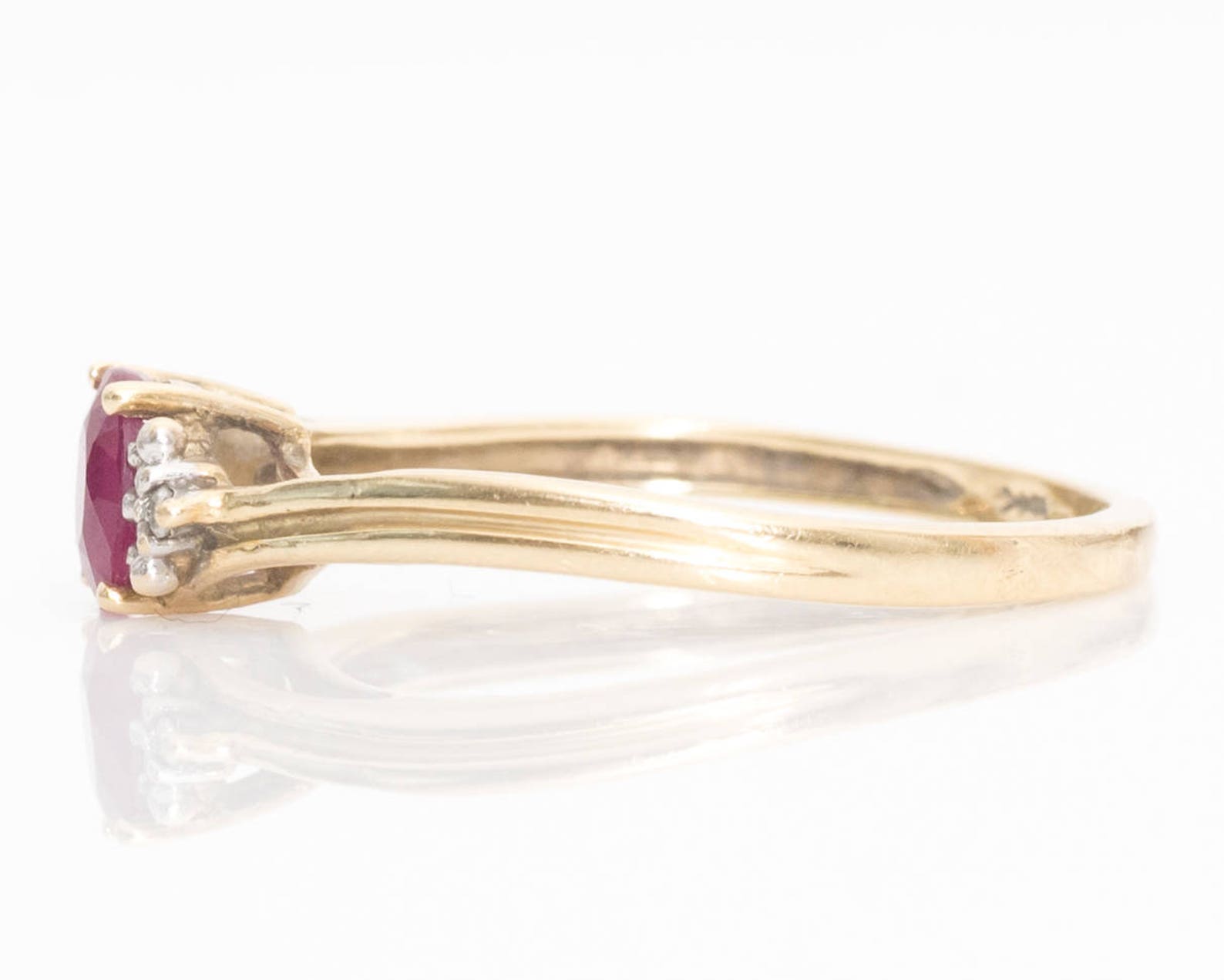 1980s Vintage Oval Ruby & Accent Diamond Ring VJ193A | Etsy