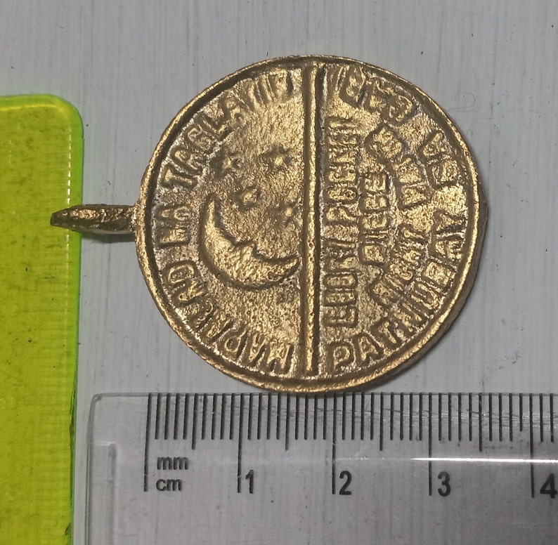 Lucky Pocket Medallion Came From the Original Vintage Molder Anting ...