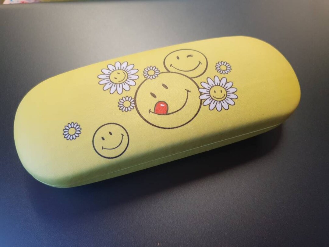 Unisex Adults or Kids Novelty Cartoon Yellow Smiley Happy Face Glasses ...