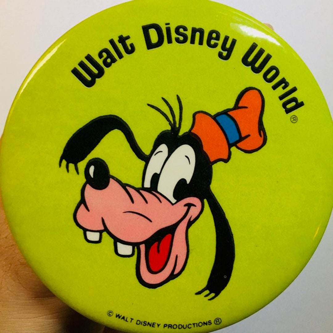 Vintage Green Goofy Button - Etsy
