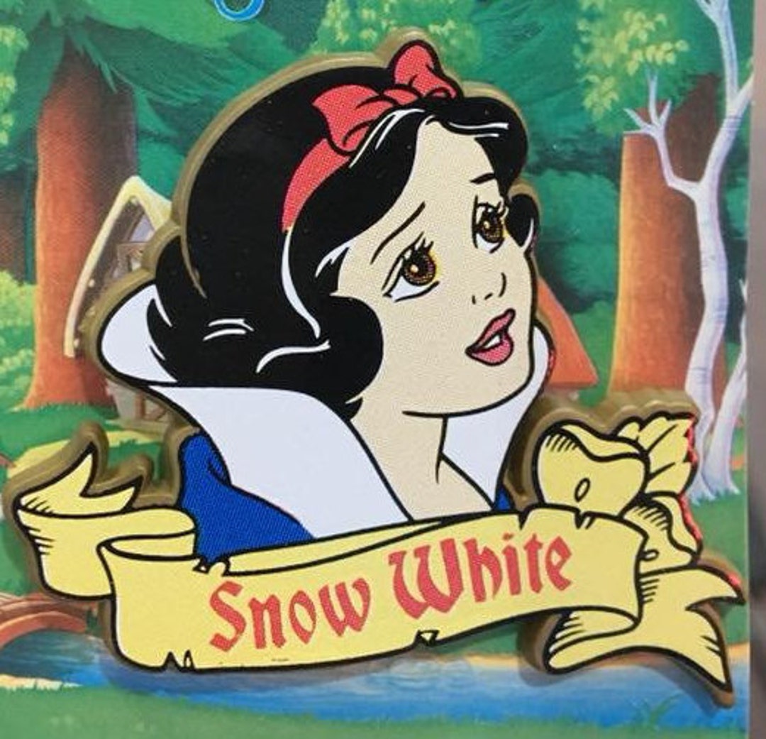 Vintage Snow White Full Head Pin - Etsy
