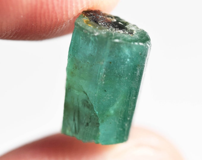 Emerald Crystal From Zambia(kagem Mine), Full Form Crystal With Top ...