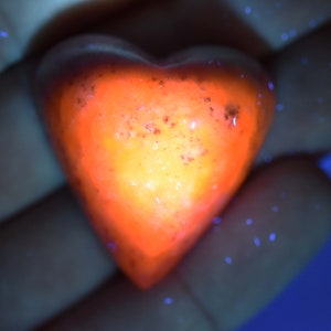 HACKMANITE Heart Gemstone UV Reactive Mineral With - Etsy