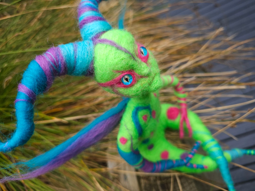 Alien Girl, Art Doll, Needle Felting, Sculpture, Doll, Wool, Fiber Art ...