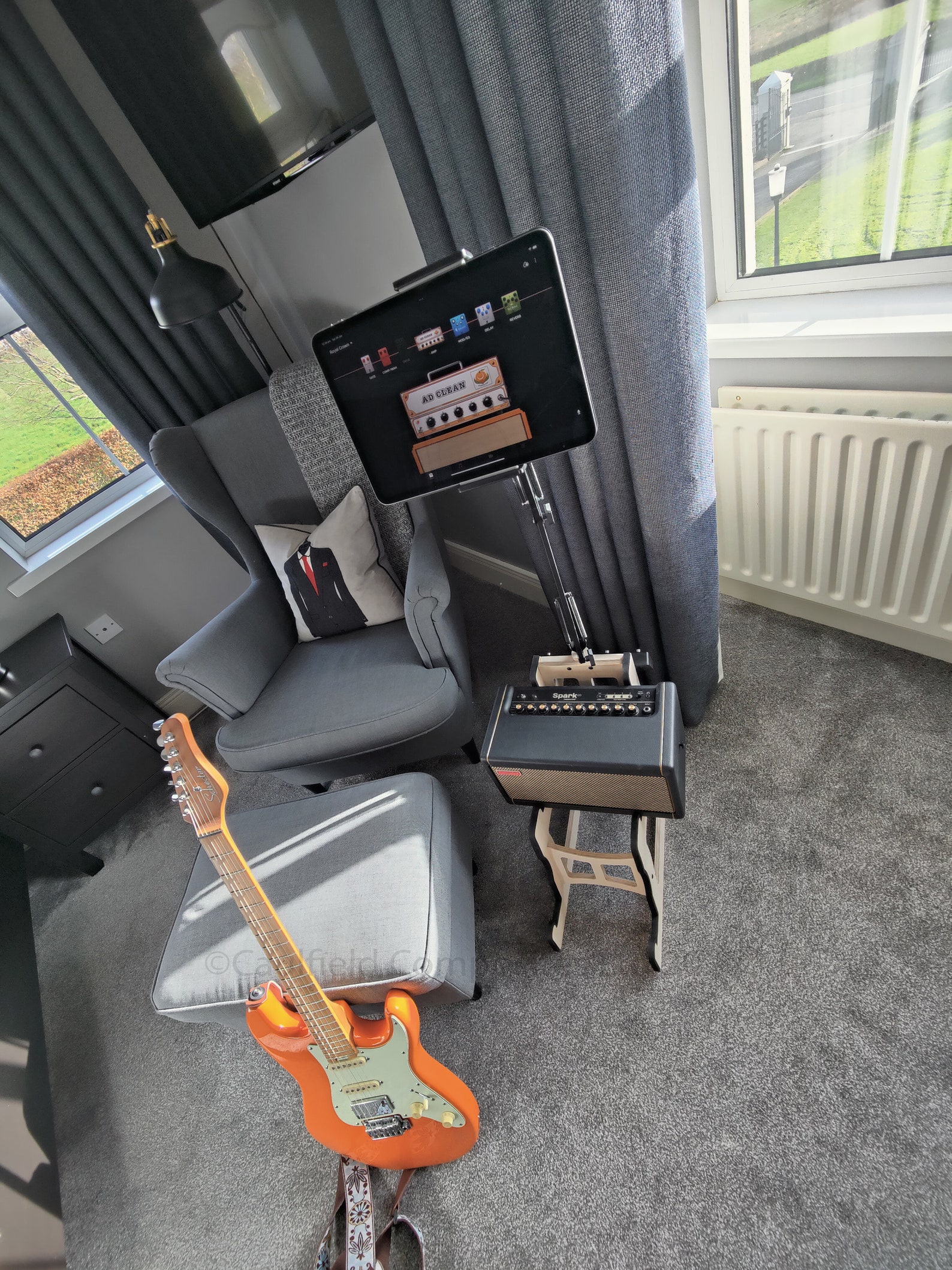 Custom Spark Amp Kicker With Guitar Stand, Amplifier Holder With Pedal ...