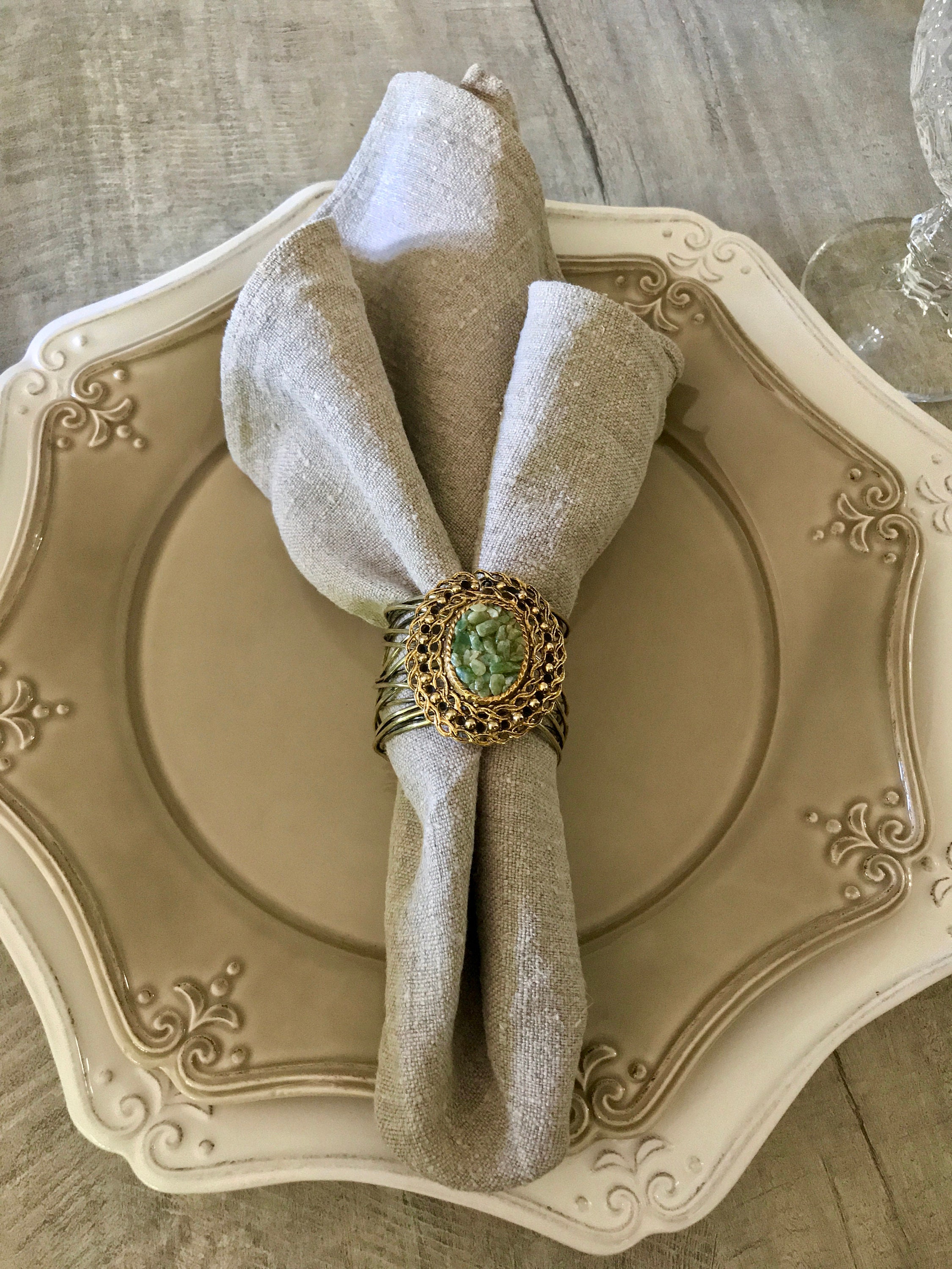 Vintage Jade Chip Napkin Rings Set of 4 Brooch Napkin Rings - Etsy