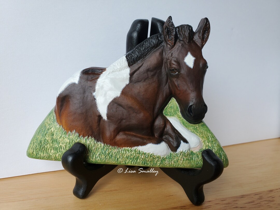 Cinder, Unpainted White Resin Model Horse Medallion Sculped by Lisa ...