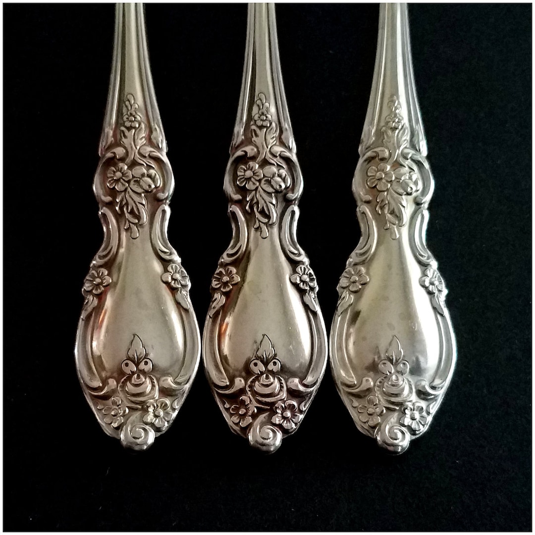 Oneida LOUISIANA Stainless Flatware, Ornate Floral Flourish Silverware ...