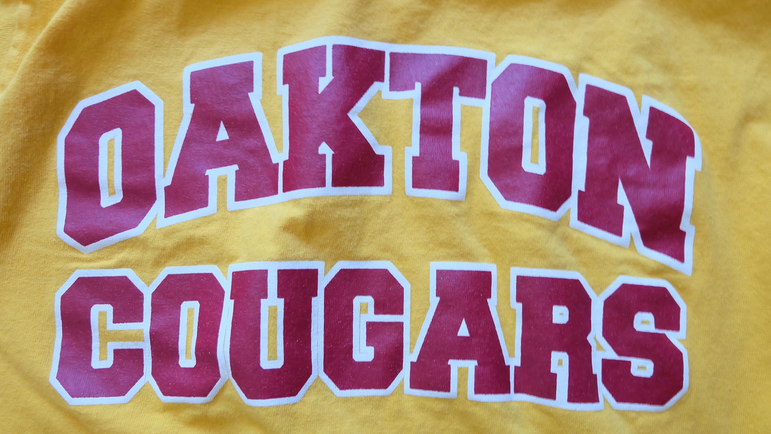Oakton Cougars Vintage T-shirt in Golden Yellow - Etsy