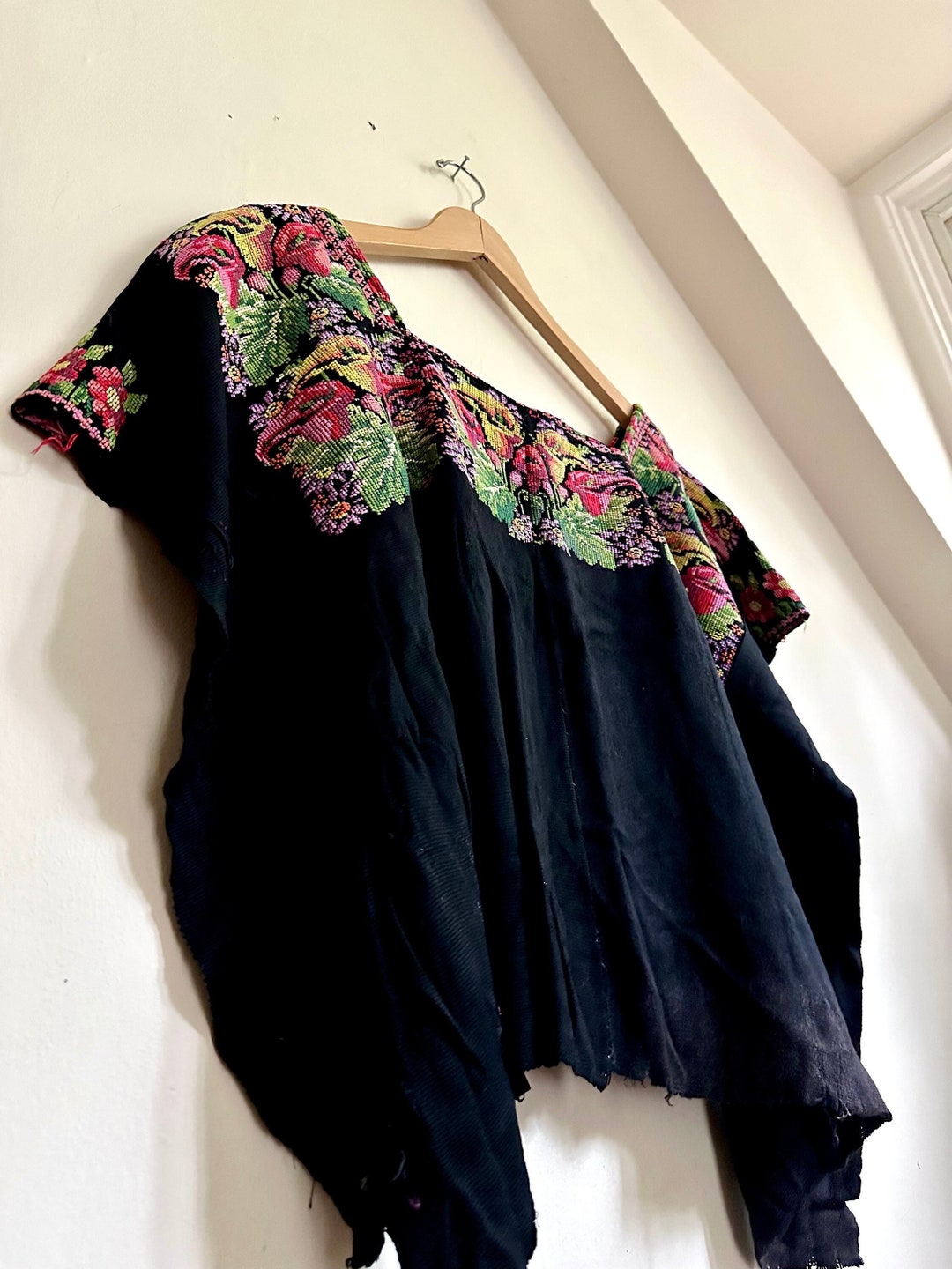 Vintage Huipil Handmade in Guatemalan With Hand Embroidered Flowers - Etsy