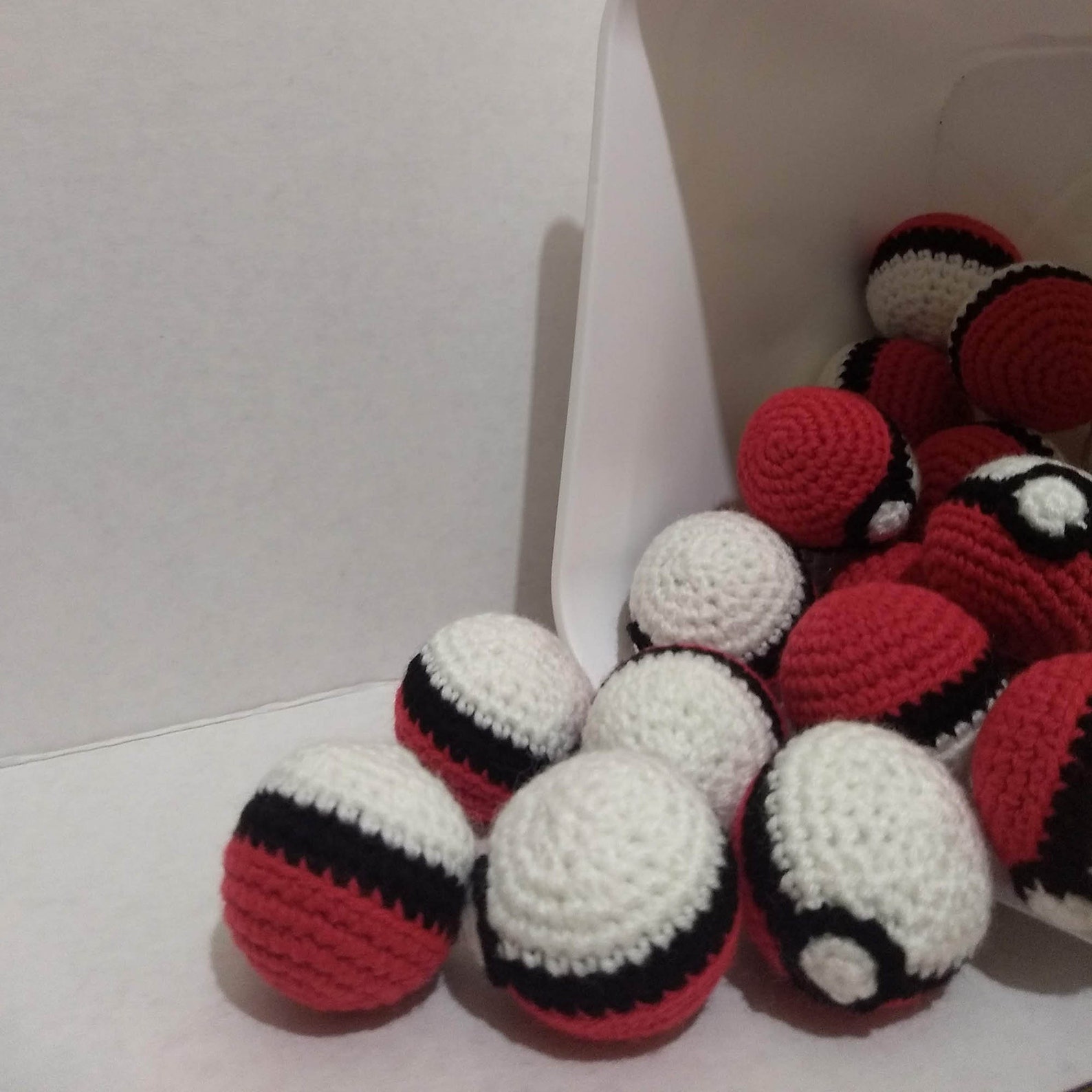 Crochet Pokéball Amigurumi - Etsy