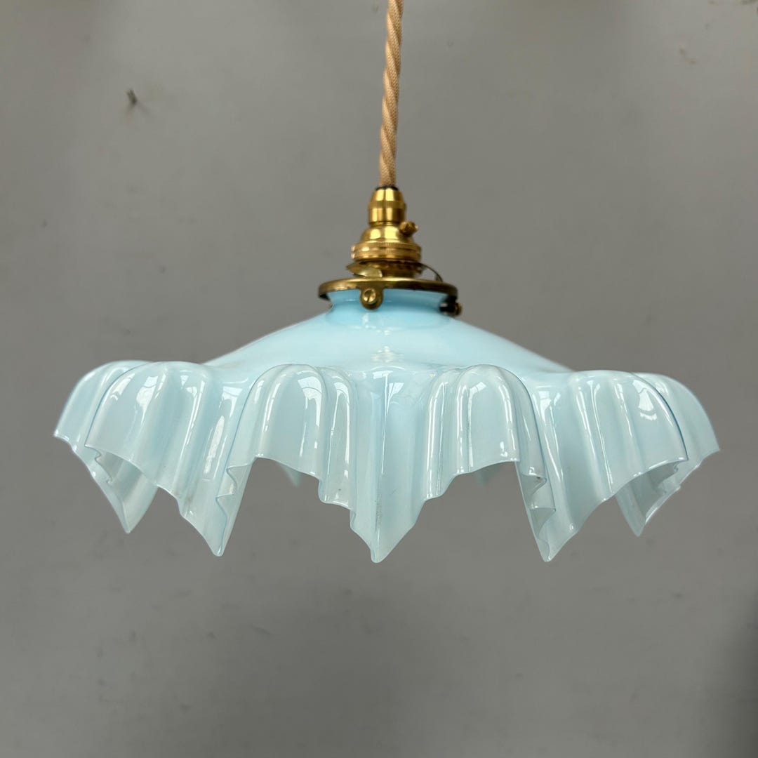 Pretty Pale Blue Vintage French Frilly White & Baby Blue Glass ...