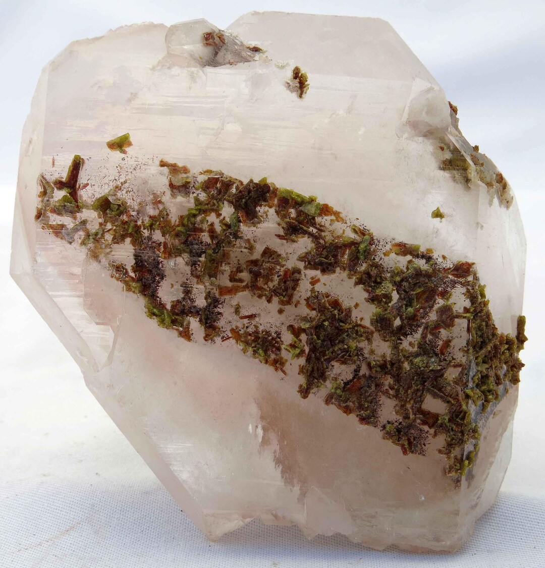 Piemontite and Epidote Band in Quartz Floater, Messina Copper Mine ...