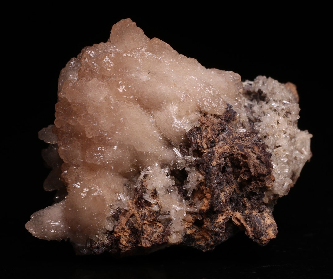 Olmiite Cluster on Matrix, N'chwaning II, Northern Cape, South Africa ...