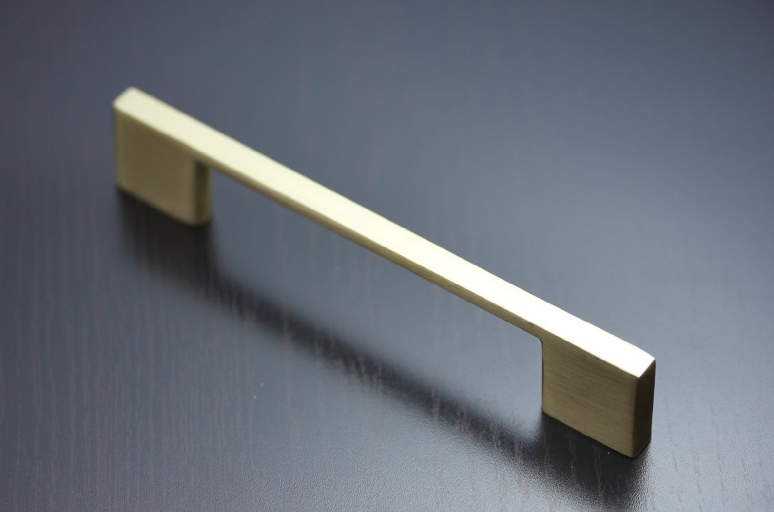 Satin Brass Cabinet Hardware Modern Pull Handle 96mm Center - Etsy Denmark
