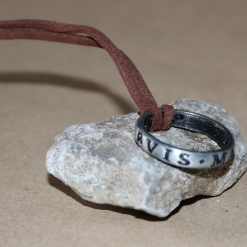 Uncharted Nathan Drakes Ring Necklace - Etsy