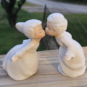 Vintage Bisque Kissing Figurines - Etsy