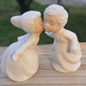 Vintage Bisque Kissing Figurines - Etsy