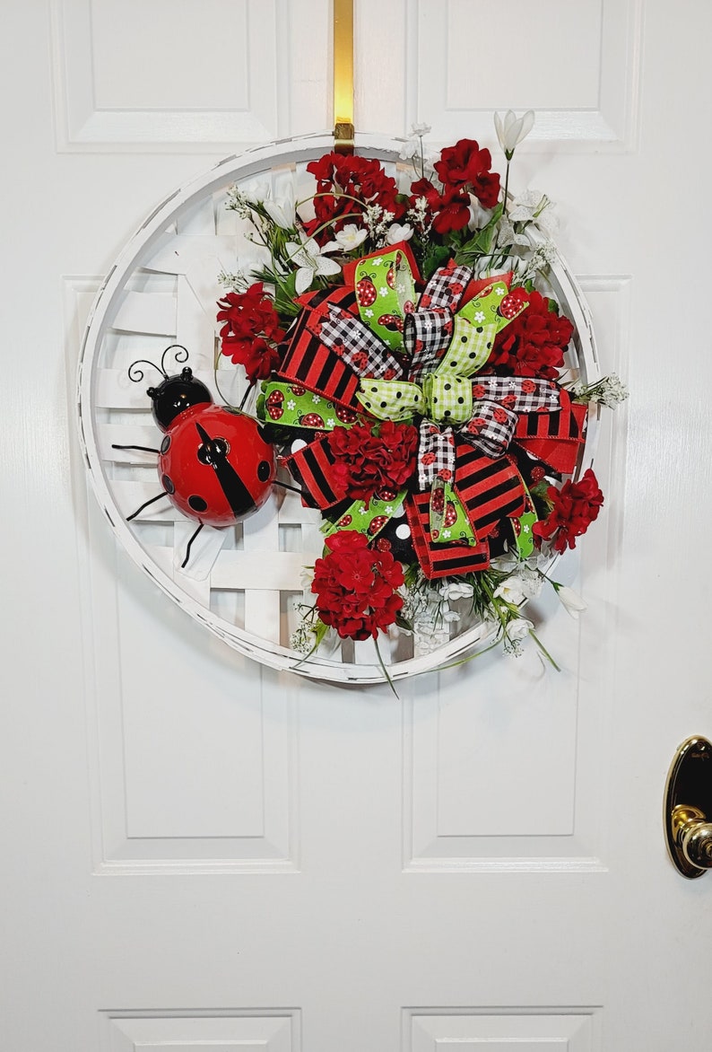 Ladybug and Geranium Tobacco Basket Wreath, Farmhouse Wreath, Welcome ...
