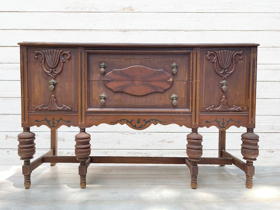 Ornate buffet store
