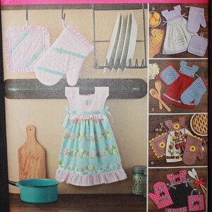 Simplicity Pattern 8109 Towel Dresses, Pot Holders and Oven Mitts - Etsy