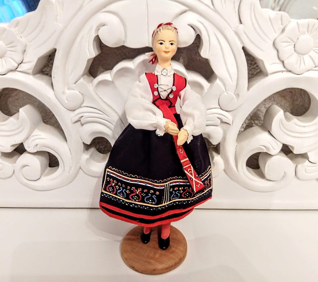 European Folk Costume Doll, Sweden | Traditional Scandinavian Clothing ...