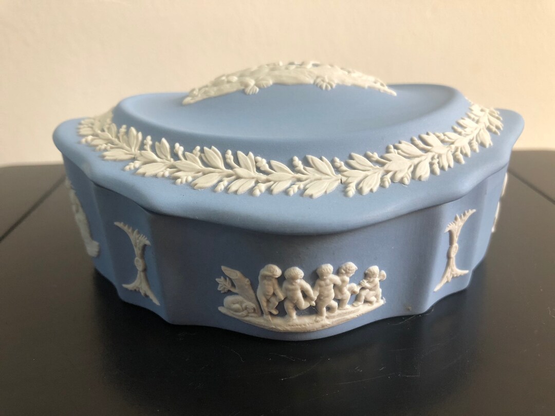 Gorgeous Wedgwood Jasperware Blue Trinket Box With Cherubs Pattern ...
