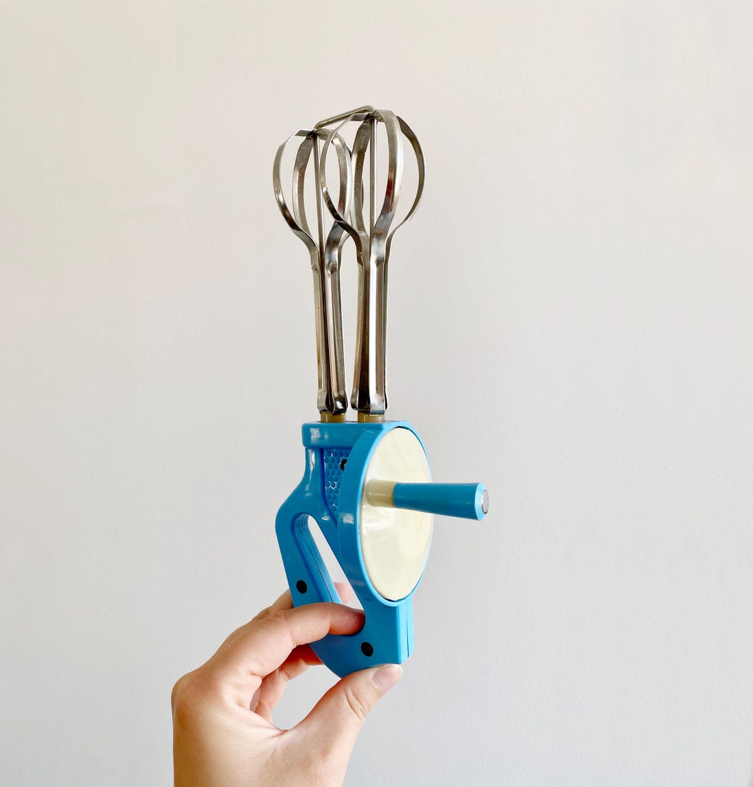 Vintage Manual Mixer in Light Blue and White Plastic and Metal Whisks ...