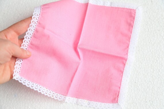 1960s pink lace handkerchief small girl hankies white… - Gem