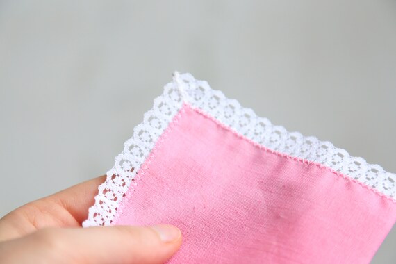 1960s pink lace handkerchief small girl hankies white… - Gem