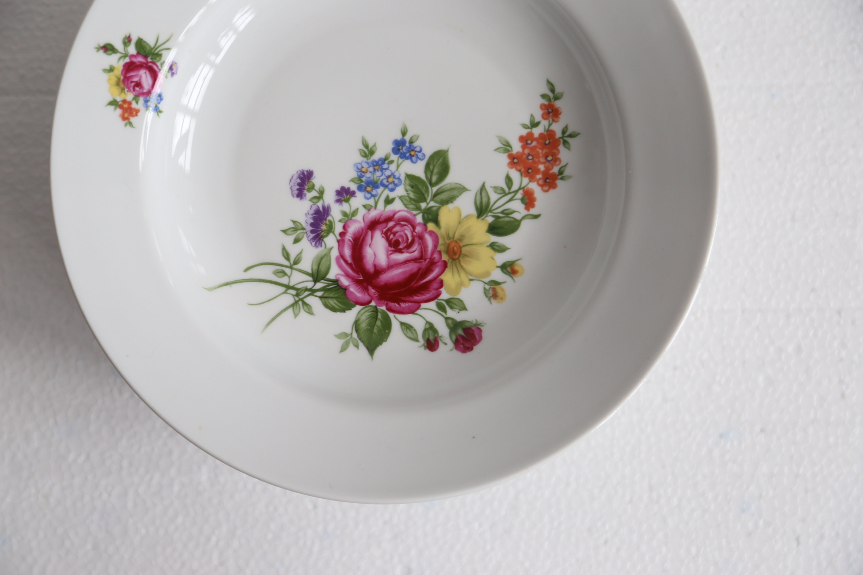 Set of 8 vintage Kahla GDR deep floral dishes plates set gold porcelain ...