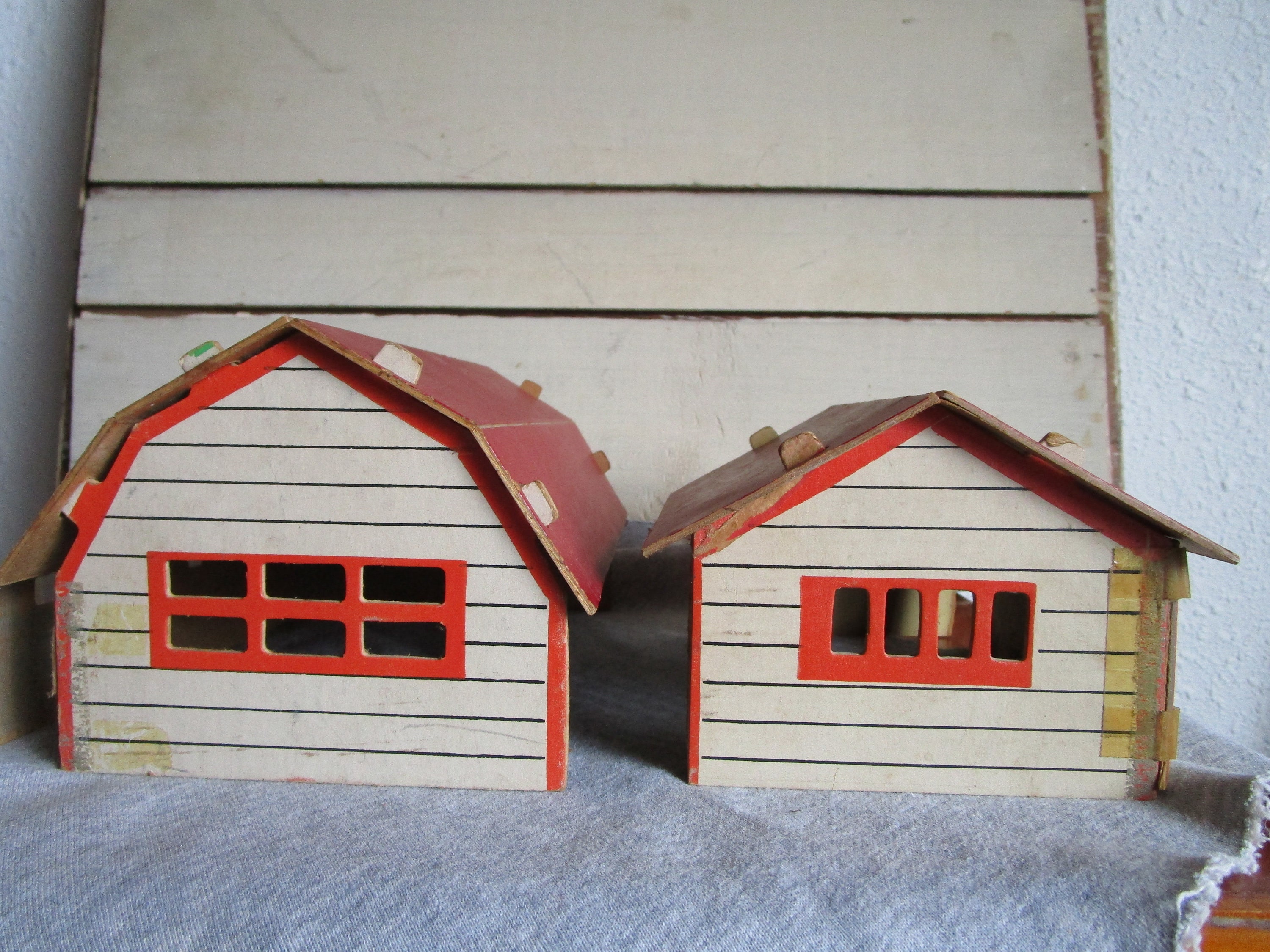 Vintage Barnyard Cardboard Barns. 1940s Diorama Play Set Toy Farm Barns ...