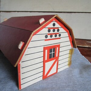 Vintage Barnyard Cardboard Barns. 1940s Diorama Play Set Toy Farm Barns ...
