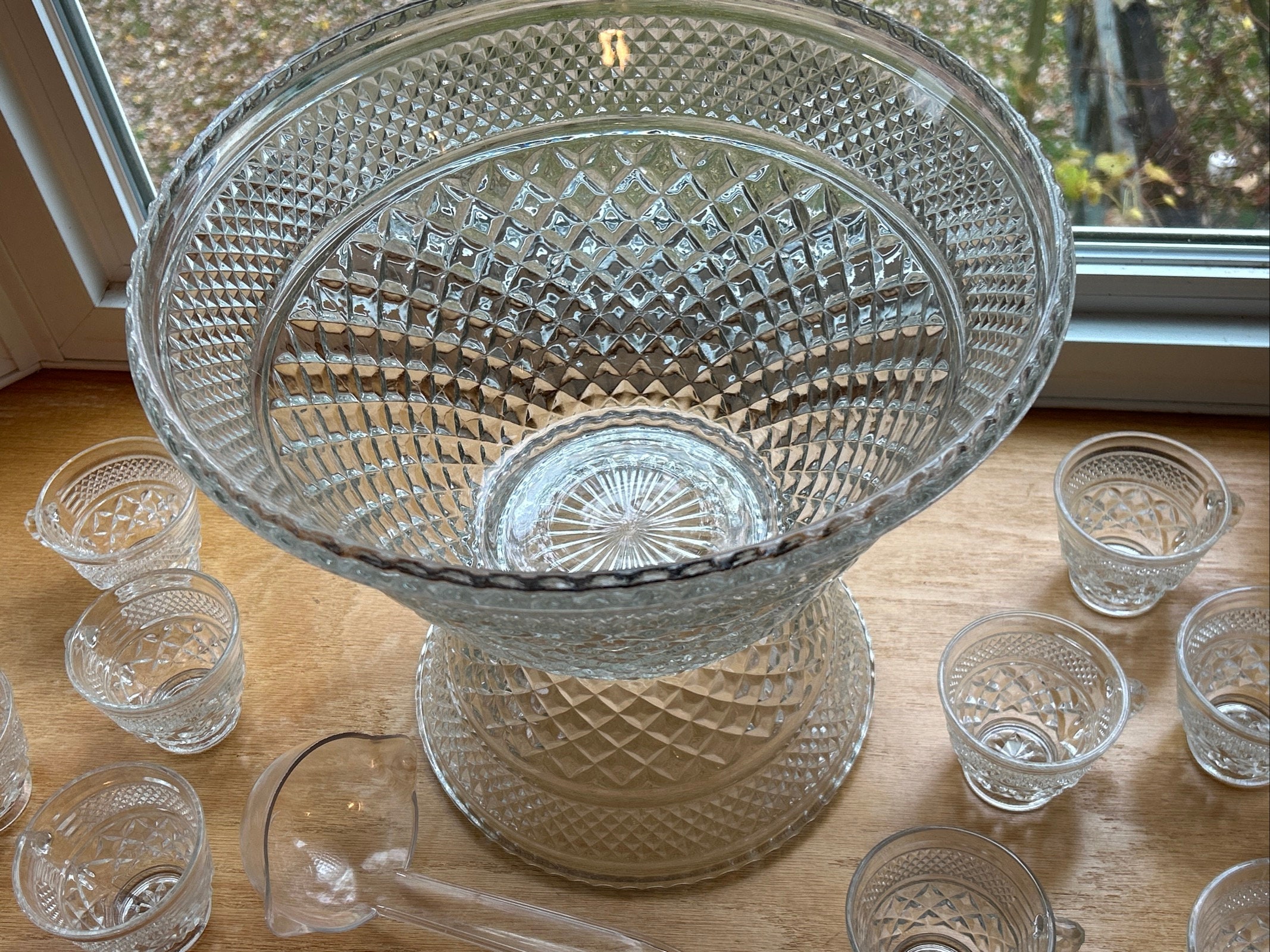 Wexford Punch Bowl Set by Anchor Hocking: Bowl W/ Stand, 17 Cups, and ...
