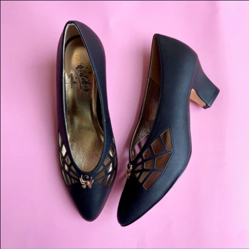 Vintage Style Spiderweb Mid-heel Shoes Pumps With Brass Spider Cream ...