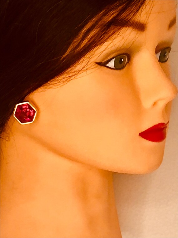 1970’s sparkling Swarovski ruby red crystal pierced o… - Gem