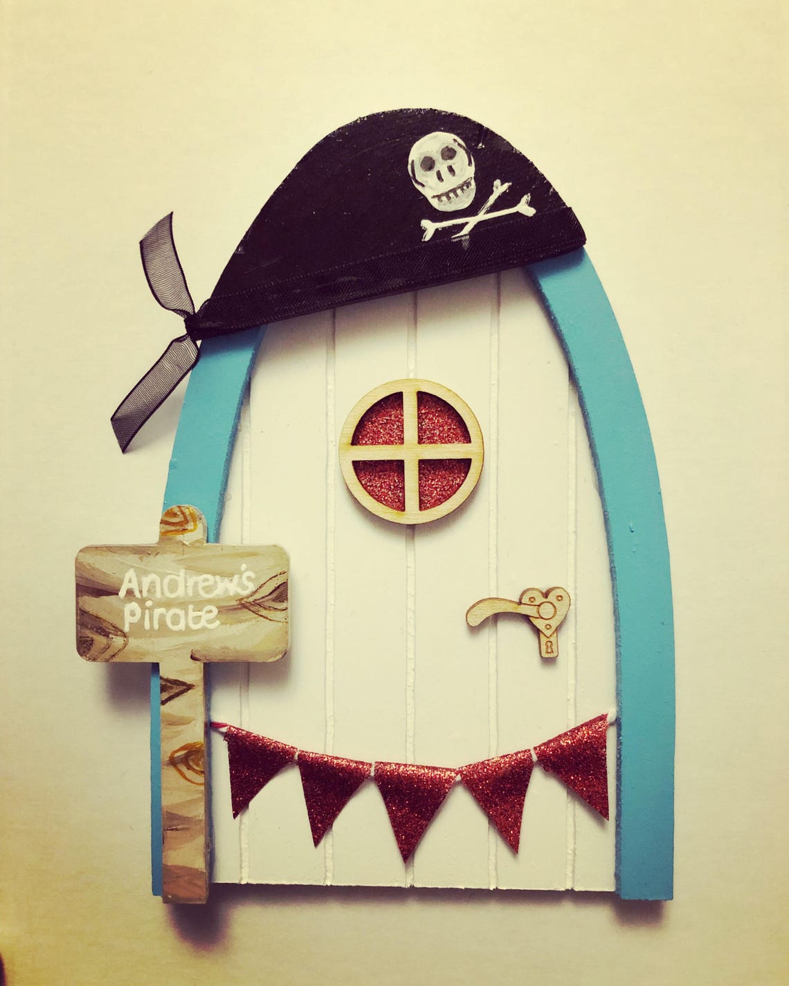 Pirate door with personalised sign post and pirate hat. Pirate | Etsy
