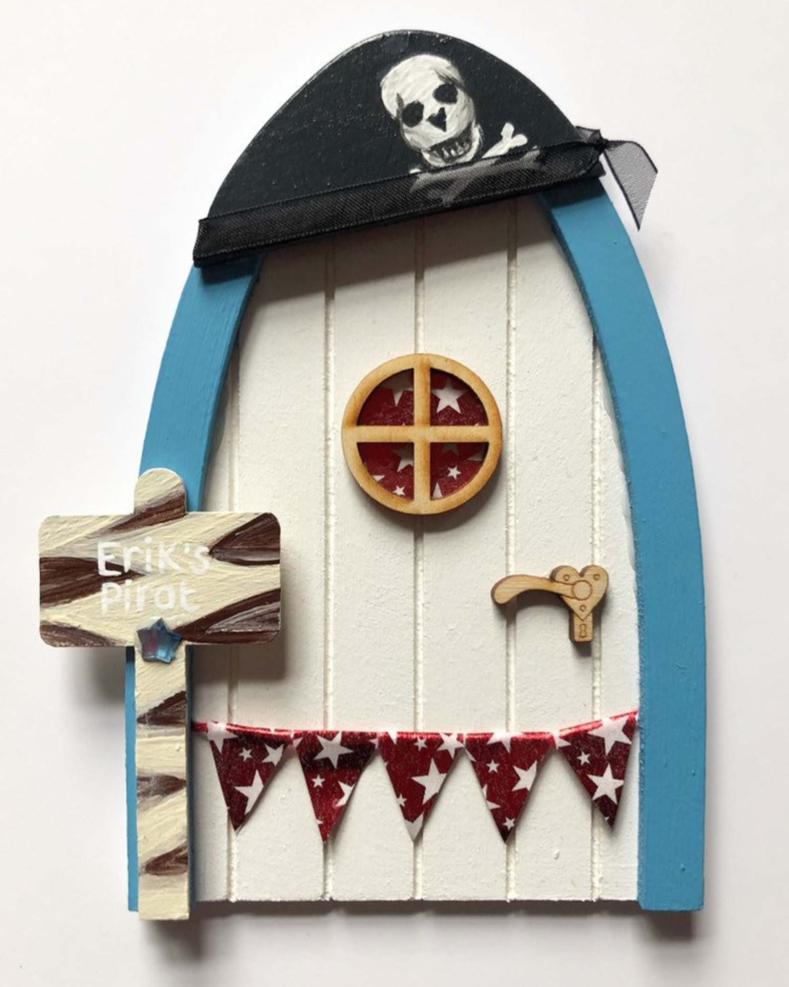 Pirate Door With Personalised Sign Post and Pirate Hat. Pirate Fairy ...