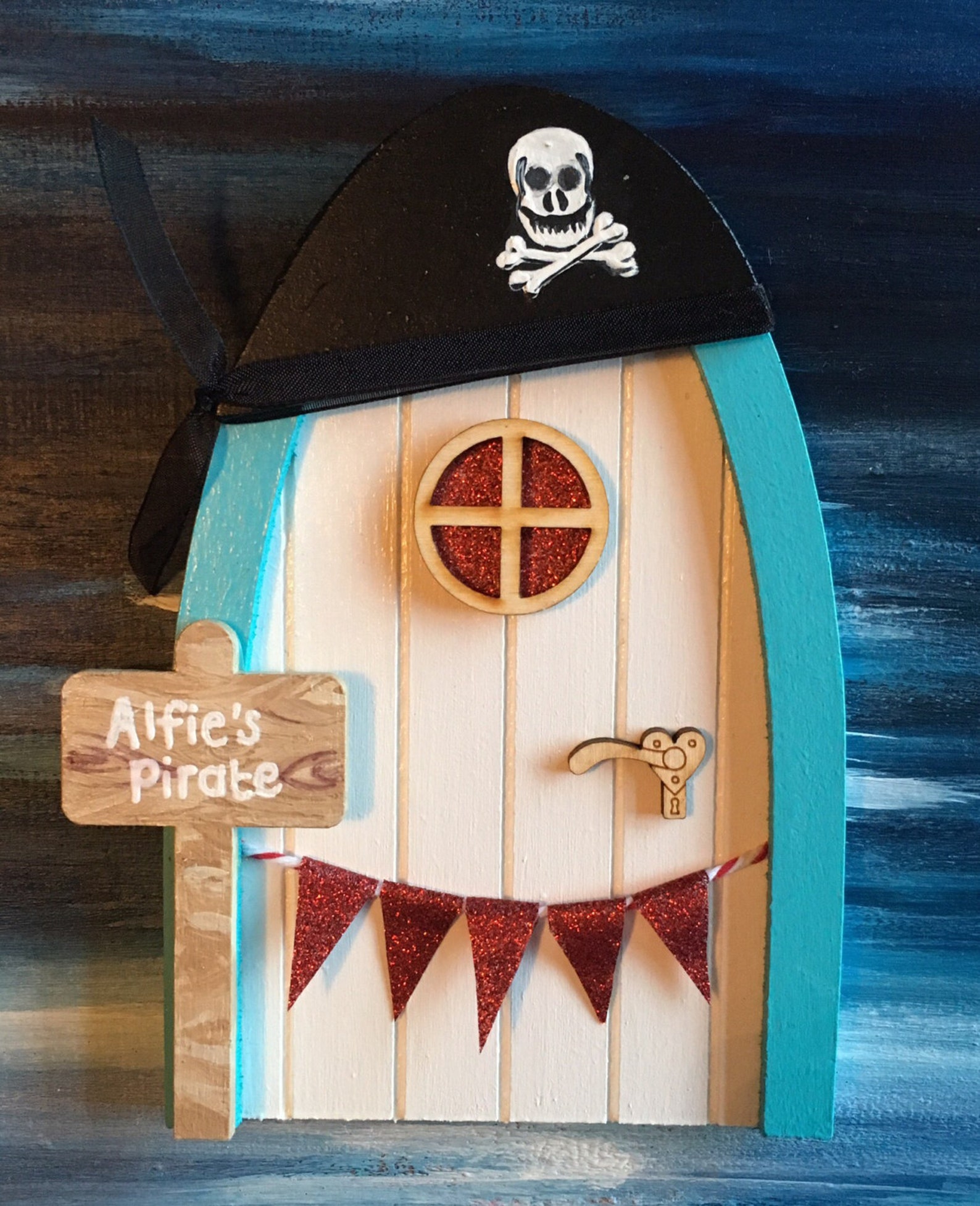 Pirate door with personalised sign post and pirate hat. Pirate | Etsy