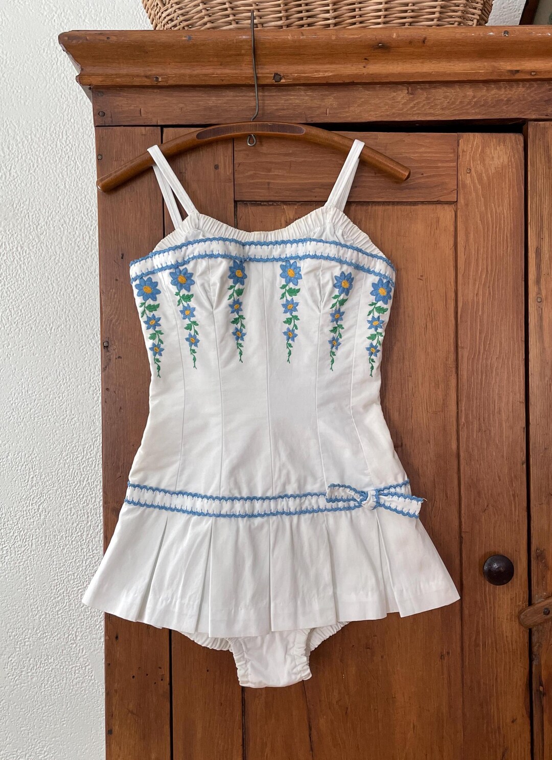 Vintage 1950s Bathing Suit Pinup Embroidered Flowers Women's Unique ...
